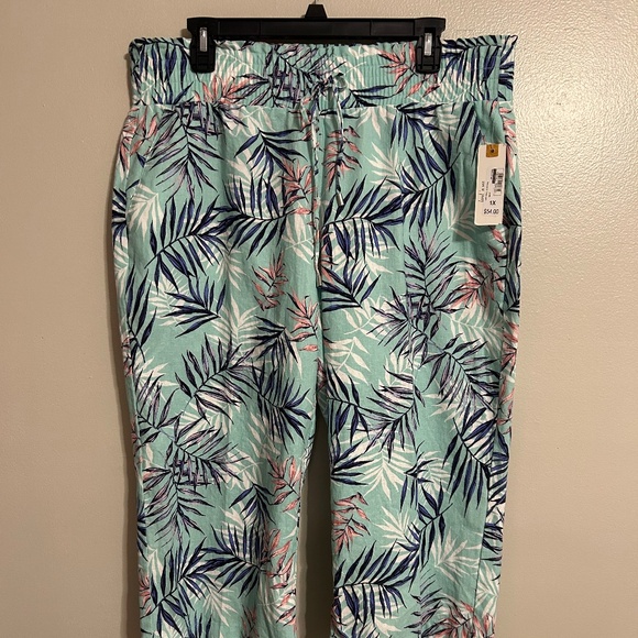 Land N Sea | Pants & Jumpsuits | X Teal Flower Print Capris Summery And ...
